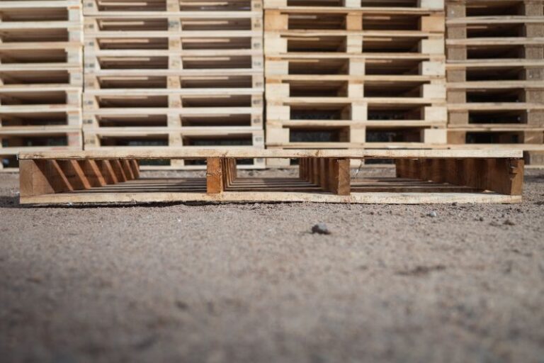 2-Tonne Capacity 1100 x 1100 x 110mm Pallet – 4 Bearer (Wooden ...